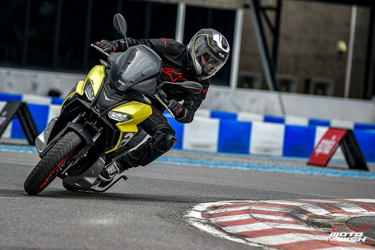 รีวิว Aprilia SR GT200 สกู๊ตเตอร์อิตาลีทรงสปอร์ตที่พร้อมลุยทุกเส้นทาง - MOTOWISH