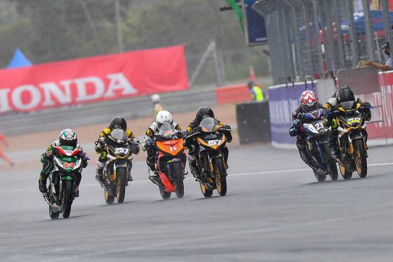 นักบิดไทยกระหึ่มเอเชียฉลองโพเดียม Asia Road Racing ที่บุรีรัมย์ - MOTOWISH