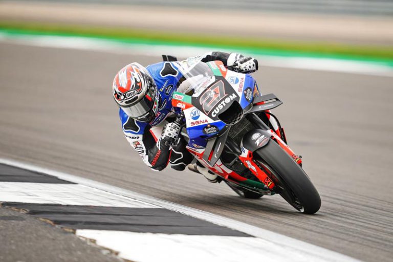 “ก้อง สมเกียรติ” ฝ่าฝนซิวกริดสตาร์ทแถว 5 ลุ้นล่าแต้ม โมโตทู สนามที่ 9 วันนี้ - MOTOWISH