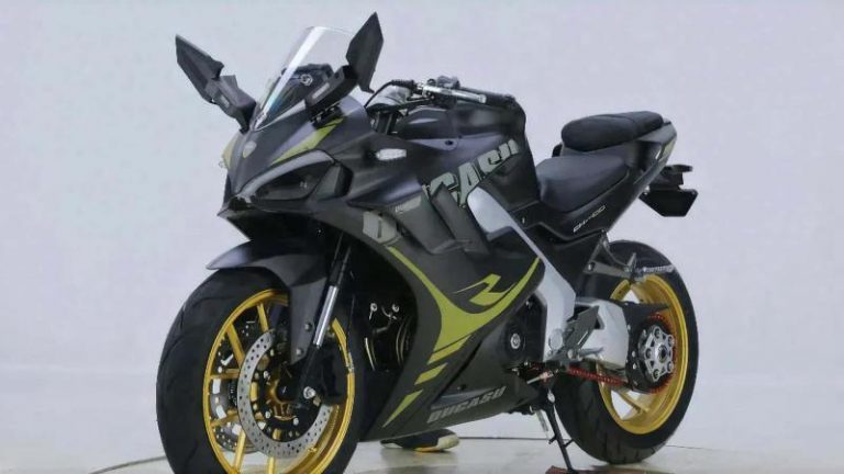 ไม่ใช่ Ducati แต่มันคือ Ducasu 400 เครื่องยนต์สูบคู่ 25 แรงม้า - MOTOWISH