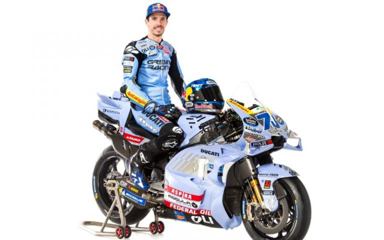 Gresini Racing เปิดตัวทีมแข่ง MotoGP พร้อมรถแข่ง Ducati GP24 - MOTOWISH